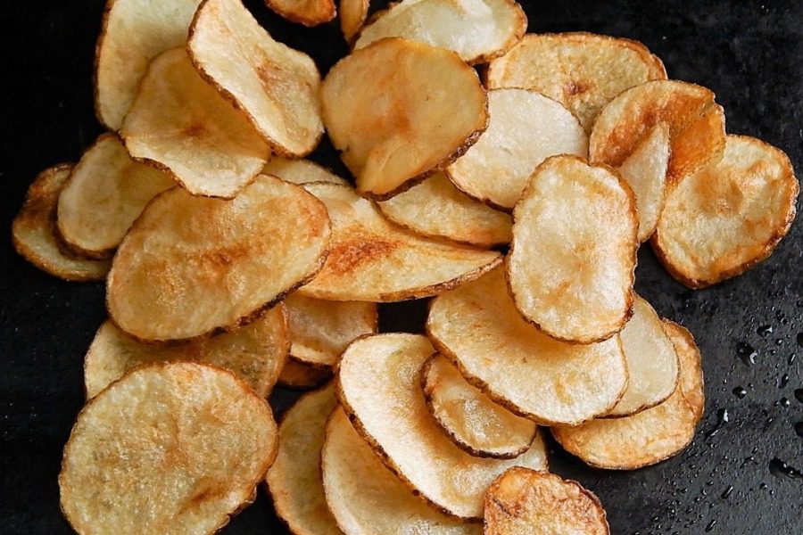 Αυτός είναι ο λόγος που τα πατατάκια είναι τόσο εθιστικά | ΥΔΡΟΓΕΙΟΣ ...