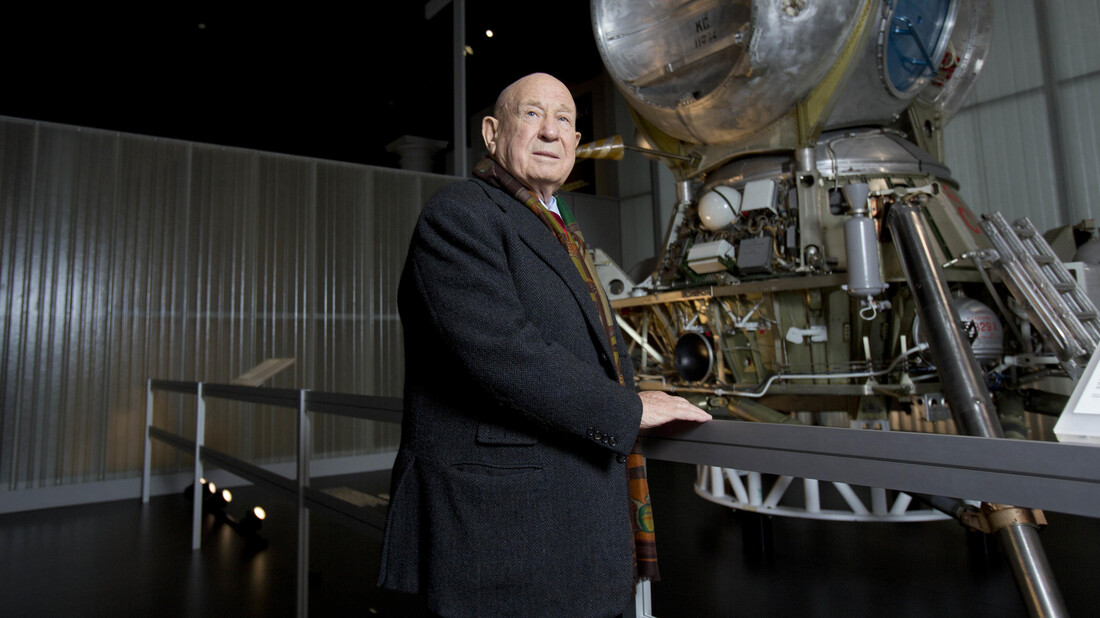 Alexei Leonov: Ο άνθρωπος που περπάτησε στο κενό | ΥΔΡΟΓΕΙΟΣ 106,9 FM