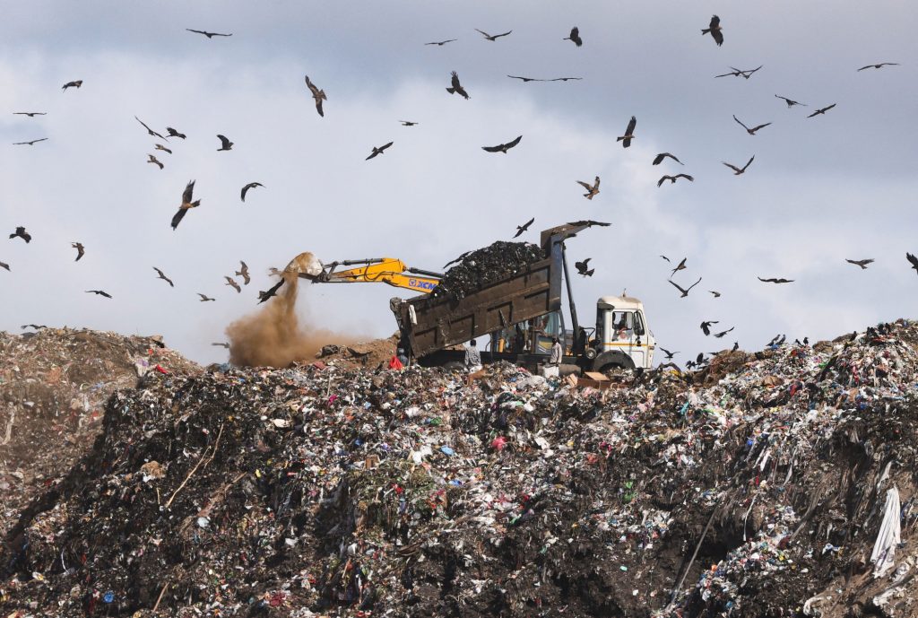 Ο πλανήτης «πνίγεται» από σκουπίδια και μια «βρόμικη» αλήθεια για το ...
