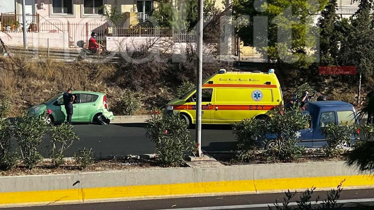 Τροχαίο στο Ηράκλειο: Στο νοσοκομείο ένας τραυματίας - Εικόνες από το ...