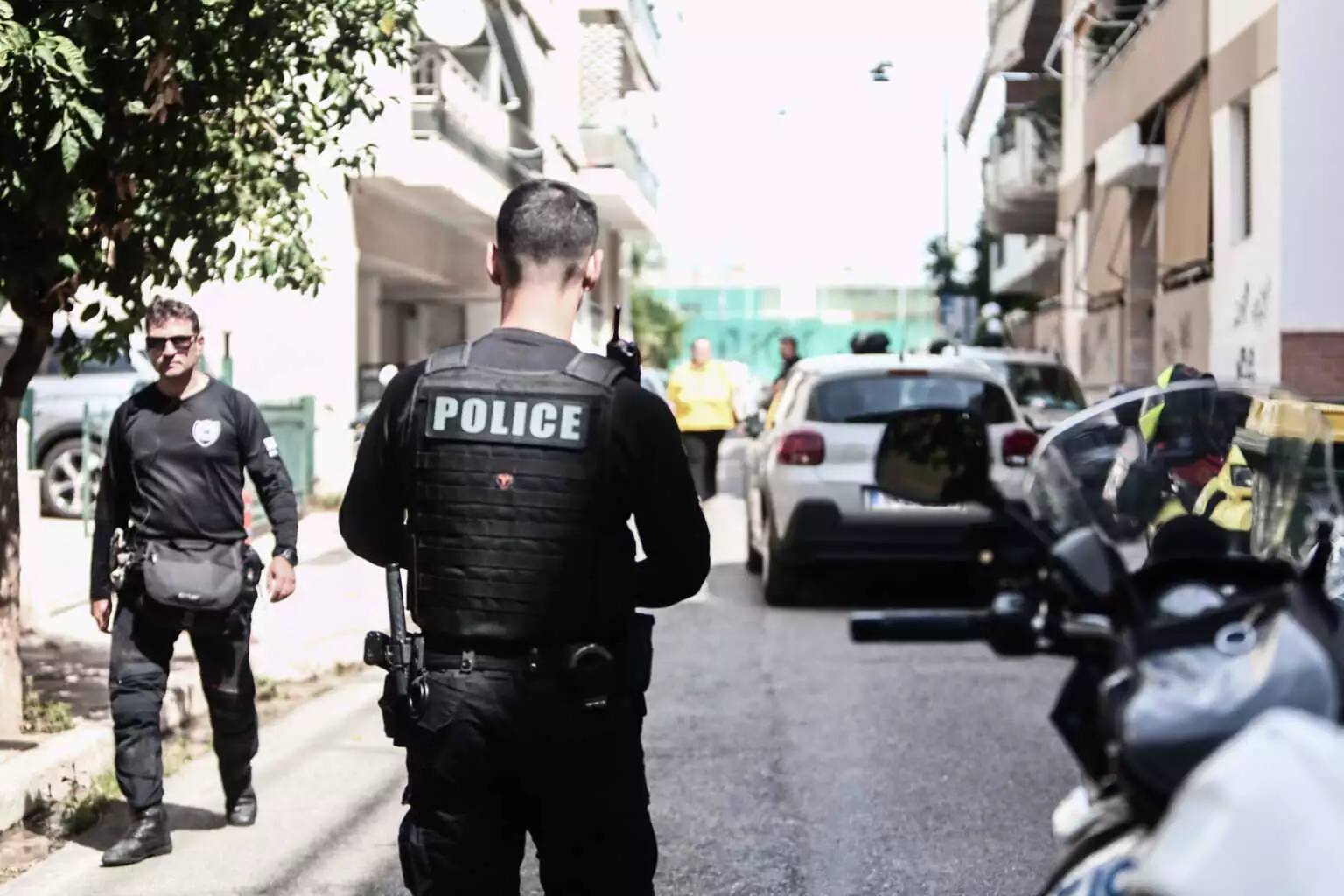 Μενίδι: Εντοπίστηκε εκρηκτικός μηχανισμός έξω από σπίτι | ΥΔΡΟΓΕΙΟΣ 106 ...
